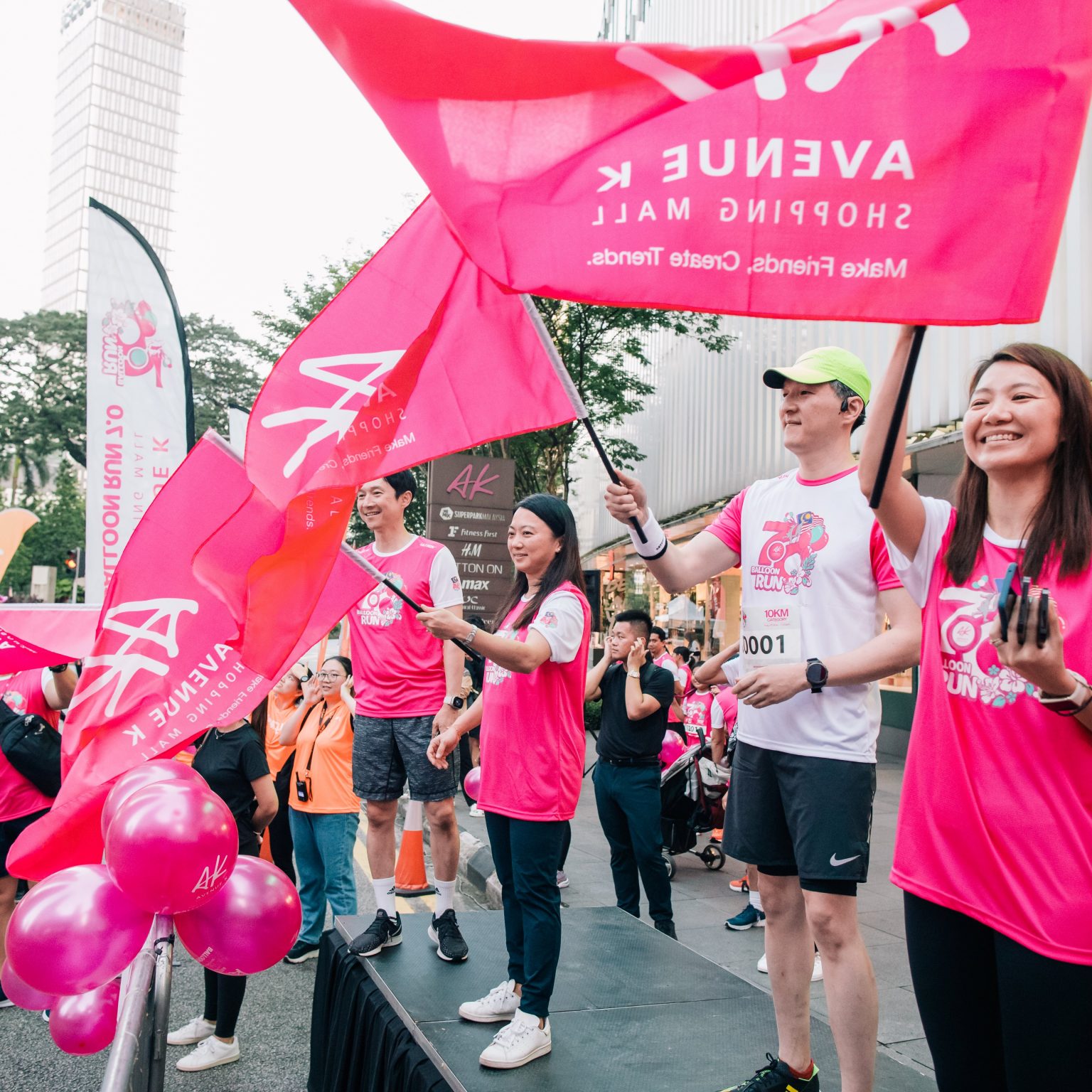 Minister of Youth and Sports Officiates Avenue K Balloon Run 7.0 ...