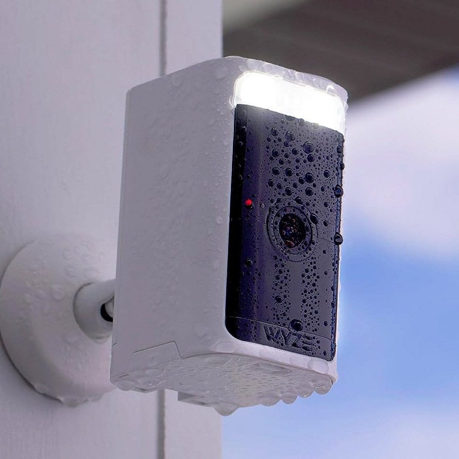 WYZE Battery Cam Pro Keeps Monitoring When the Power Goes Out — Arabian ...