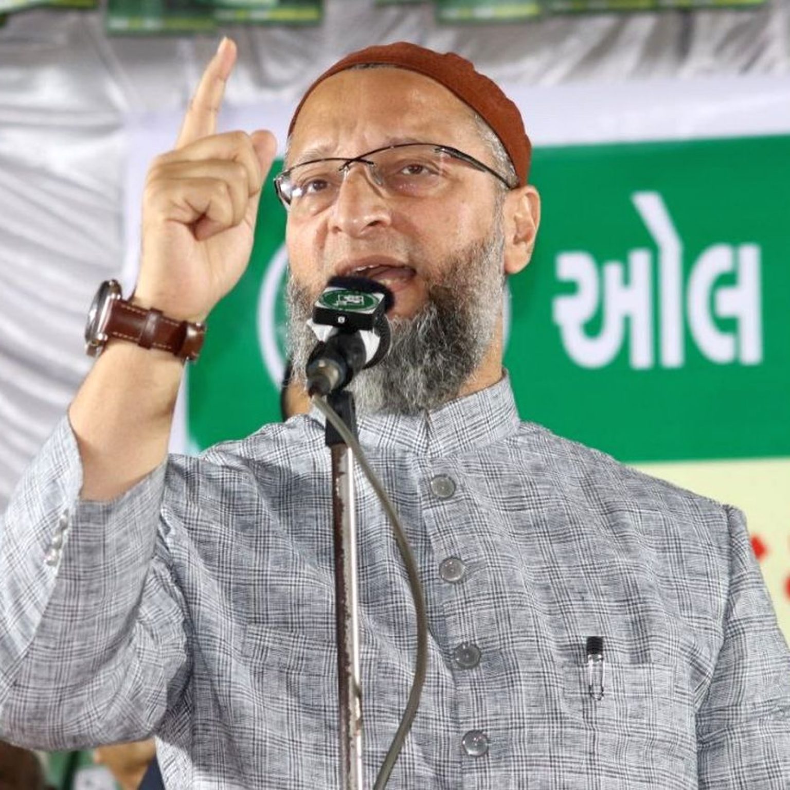 Owaisi calls Pawar sharing stage with Modi ‘hypocrisy’ — Arabian Post