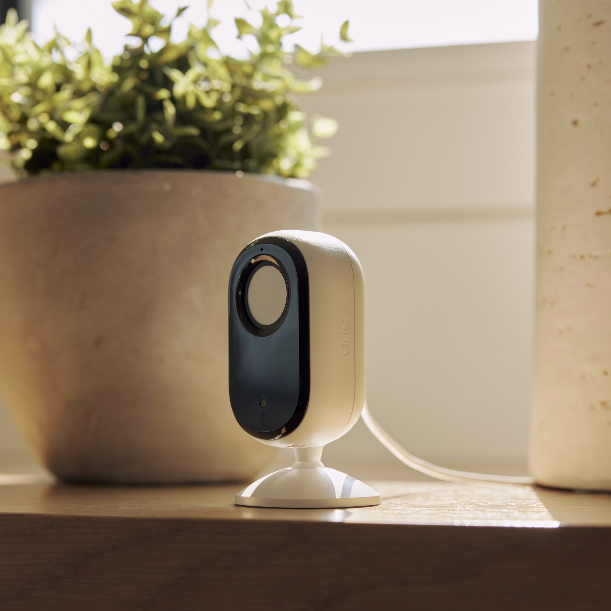 AI-Powered Pet-Friendly Smart Security: Arlo Essential Indoor 2K Security Camera Offers Peace of ...